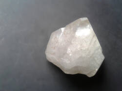 Apophyllite 101: Meaning, Properties, Uses & Benefits!