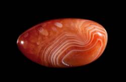 Red Agate: Meaning, Healing Properties & Benefit Guide